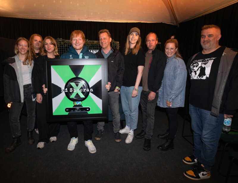 Warner Music ehrt Ed Sheeran beim Hurricane Festival | Warner Music Germany